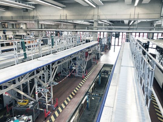Kölner Verkehrs-Betriebe AG uses ZARGES roof access stands to perform ...