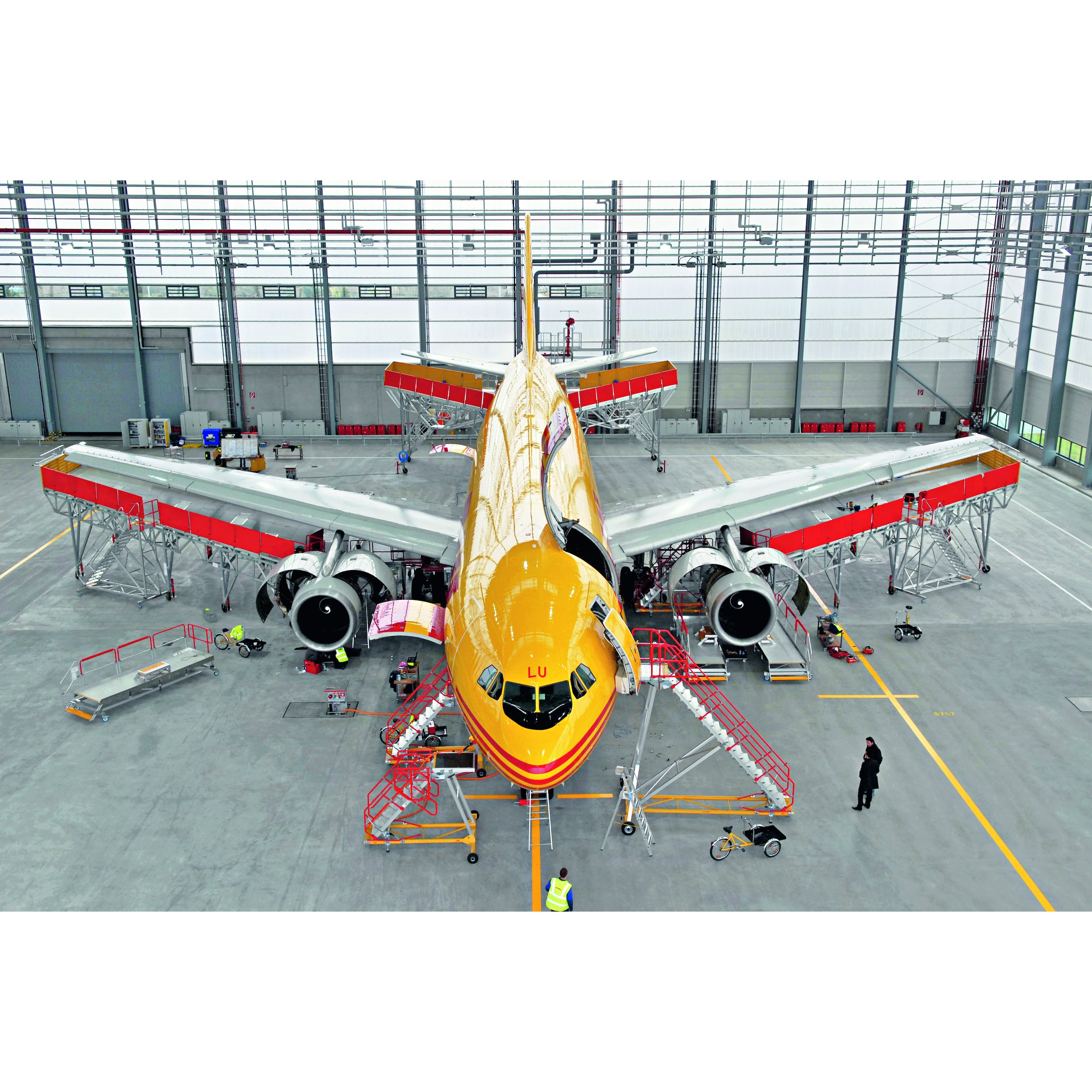 Wing docks | Work and maintenance platforms for the aviation sector ...