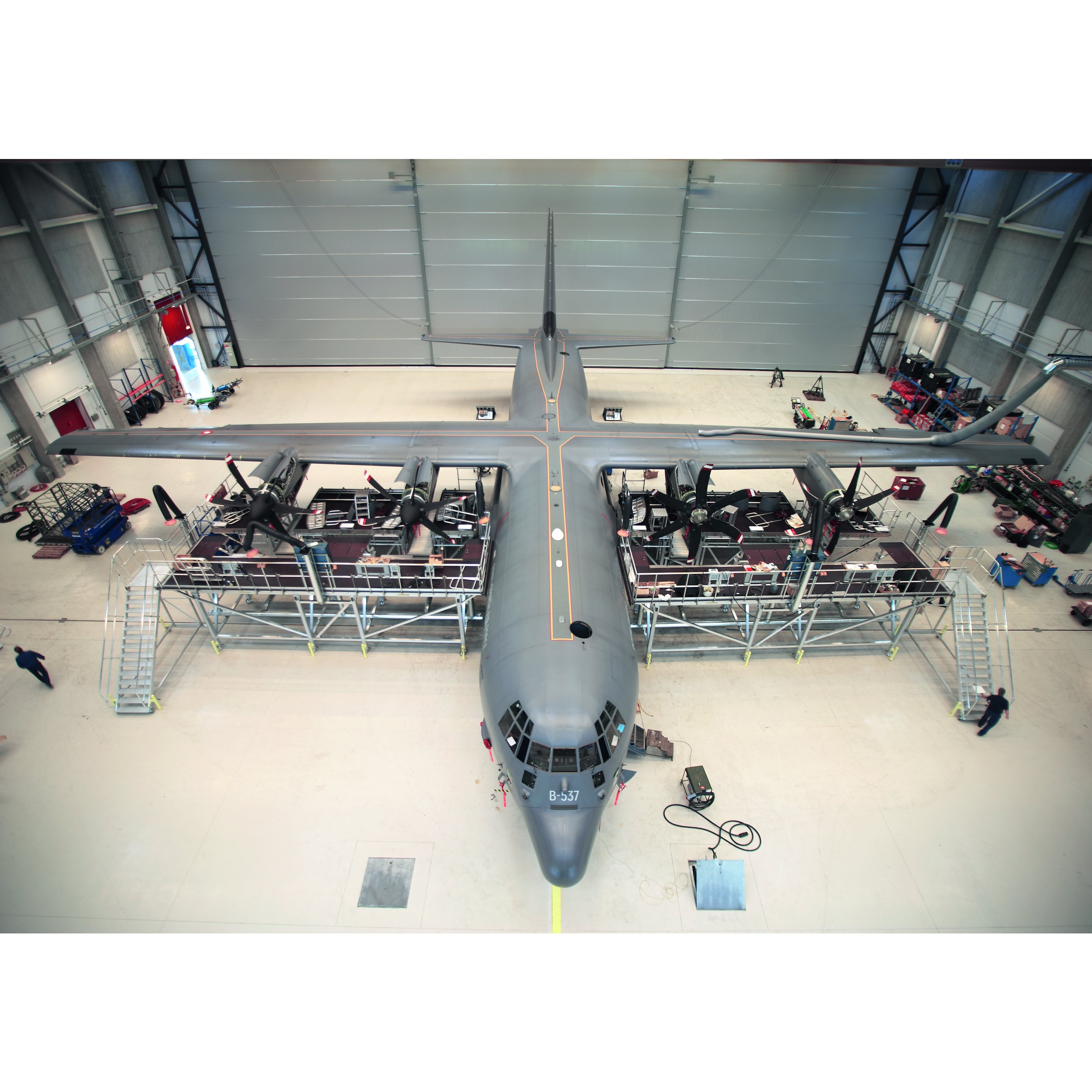 Engine docks | Work and maintenance platforms for the aviation sector ...